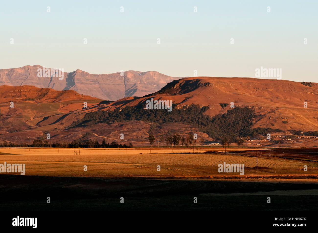 Scenes from Giants Castle area of Drakensberg mountain range ...