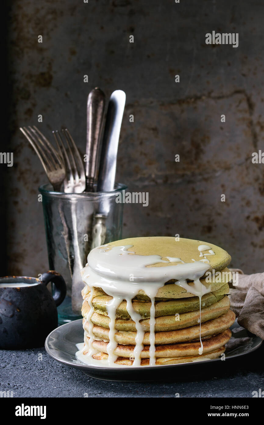 Matcha pancake stack hi-res stock photography and images - Alamy
