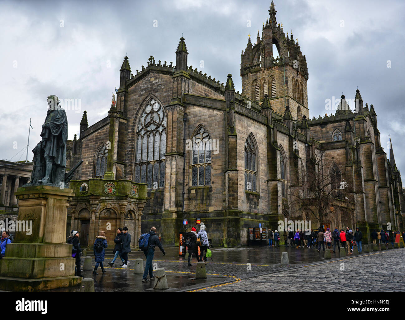 Edinburgh castle flags hi-res stock photography and images - Alamy