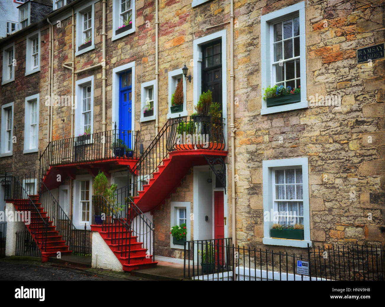 Edinburgh castle cobbles hi-res stock photography and images - Alamy