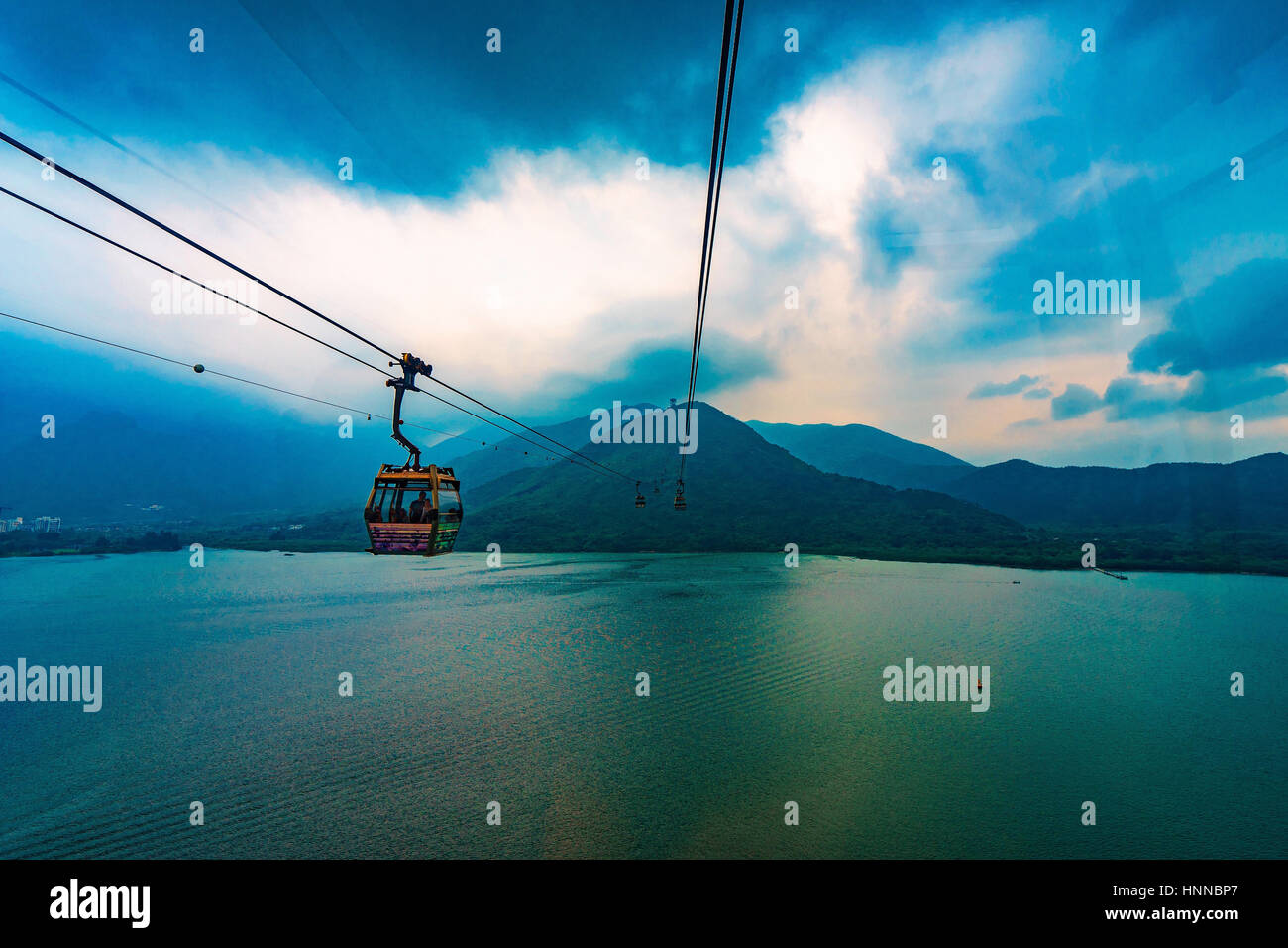 Hongkong Da Yu Shan cable car Stock Photo - Alamy
