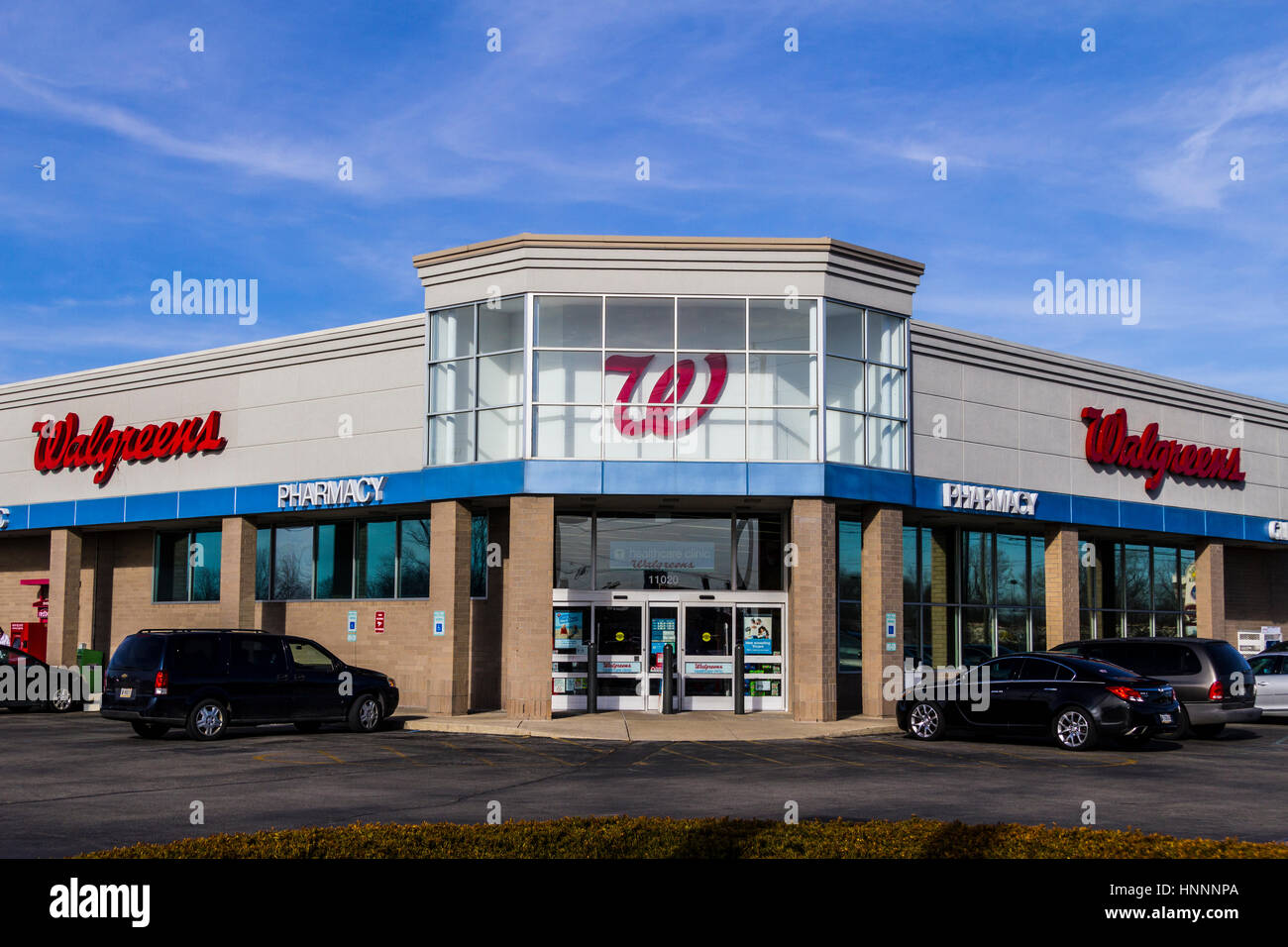 Walgreens pharmacy drugstore hi-res stock photography and images - Alamy