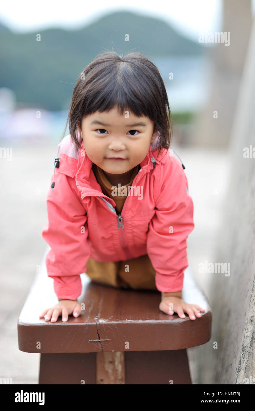 All fours pose hi-res stock photography and images - Alamy