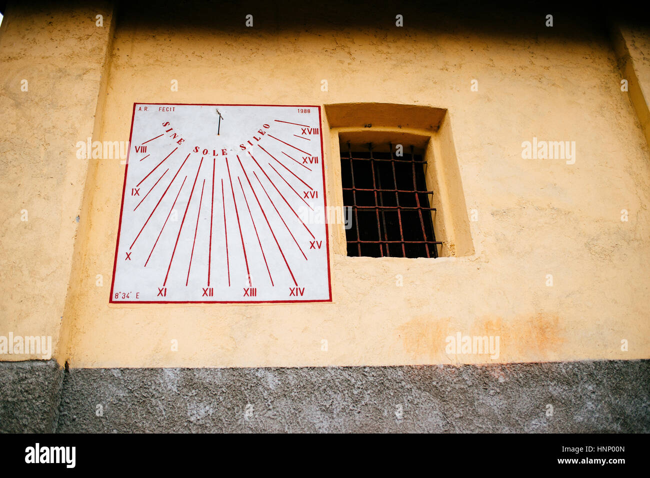 Painted sun dial clock hi-res stock photography and images - Alamy