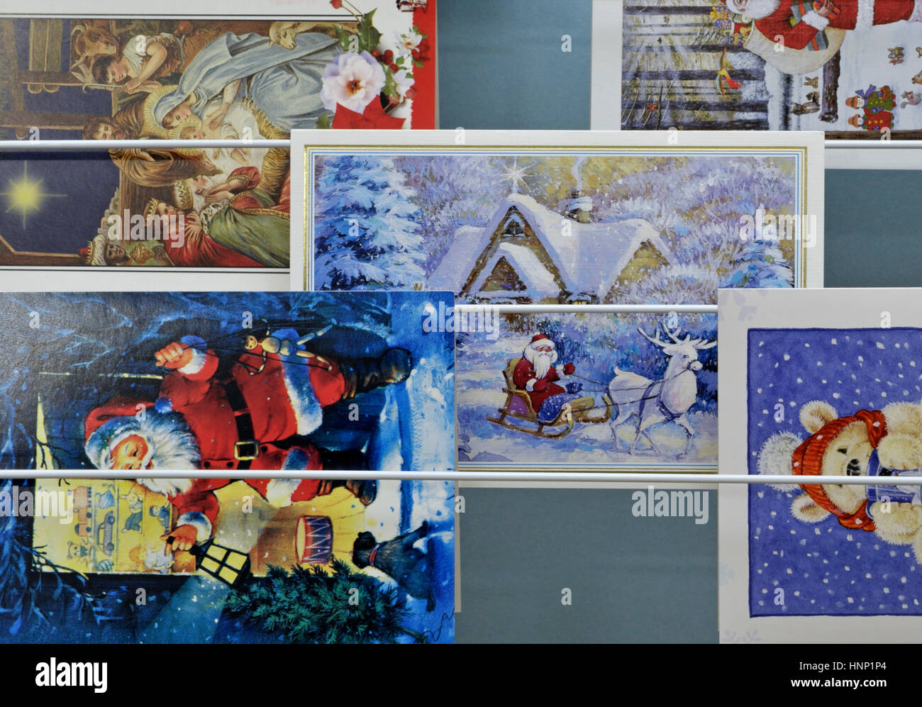 Hanging christmas cards hi-res stock photography and images - Alamy