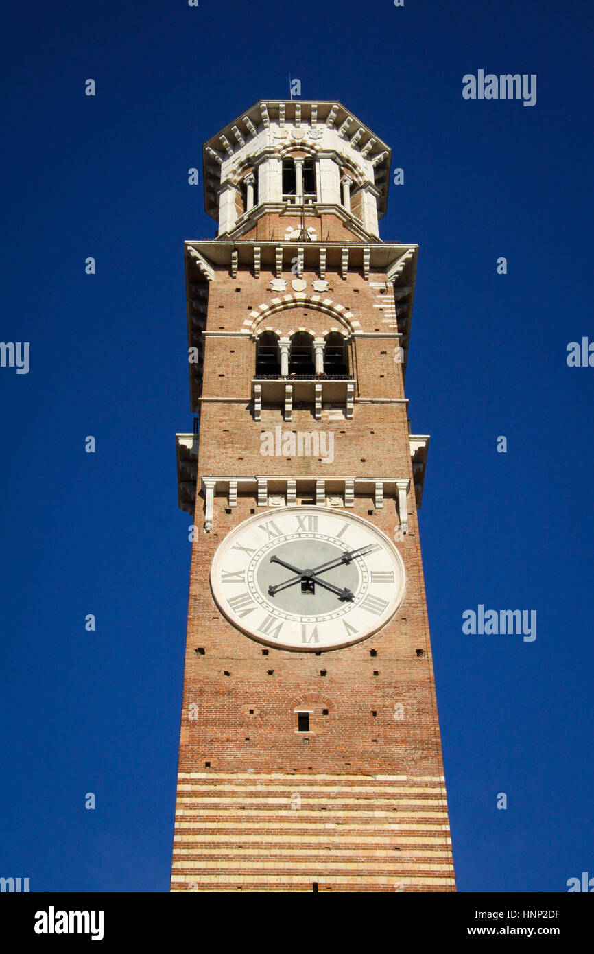 Lamberti Tower in Verona, Italy Stock Photo - Alamy