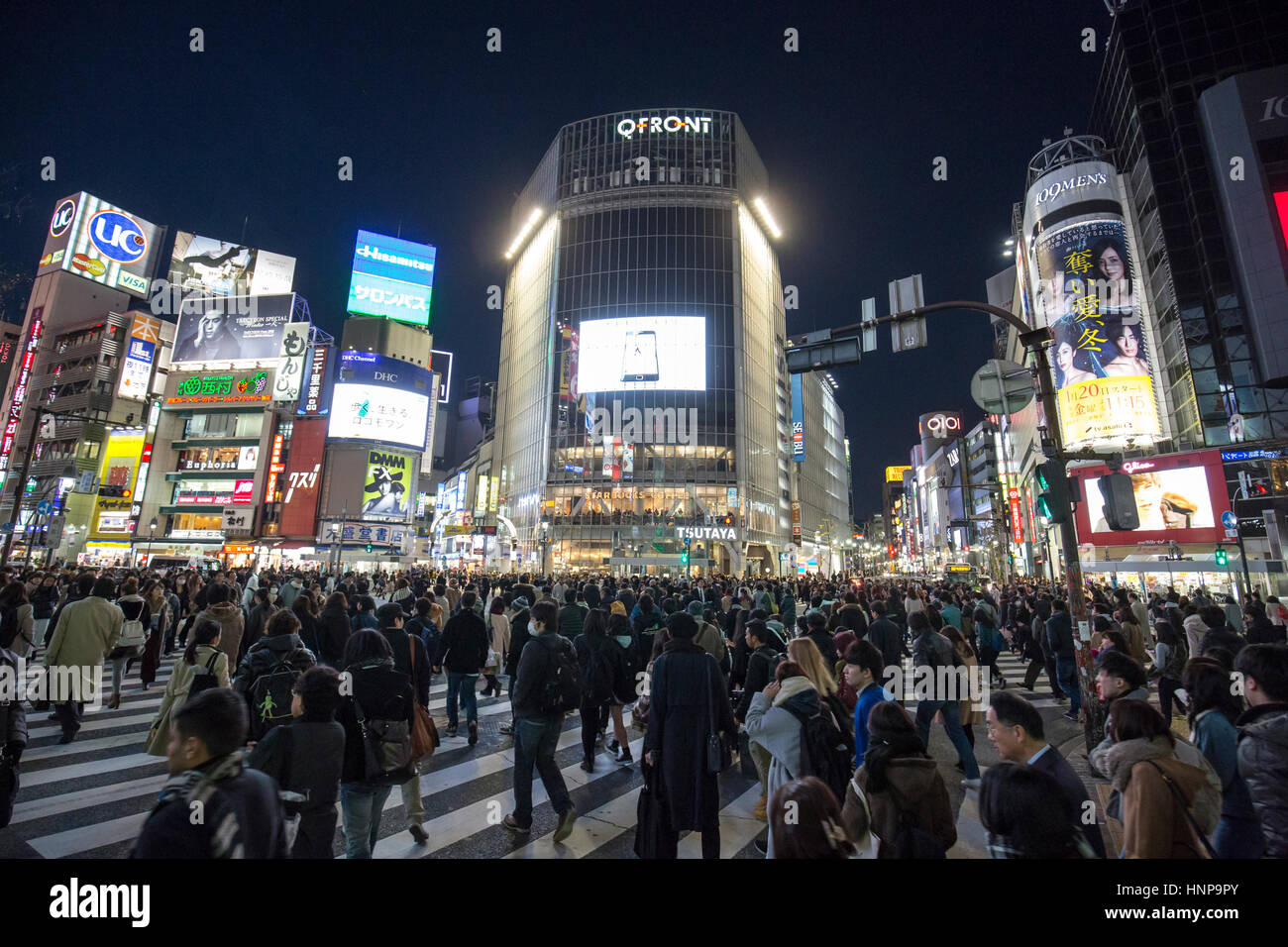 Tokyo , Japan. Shibuya Crossing at night Stock Photo - Alamy