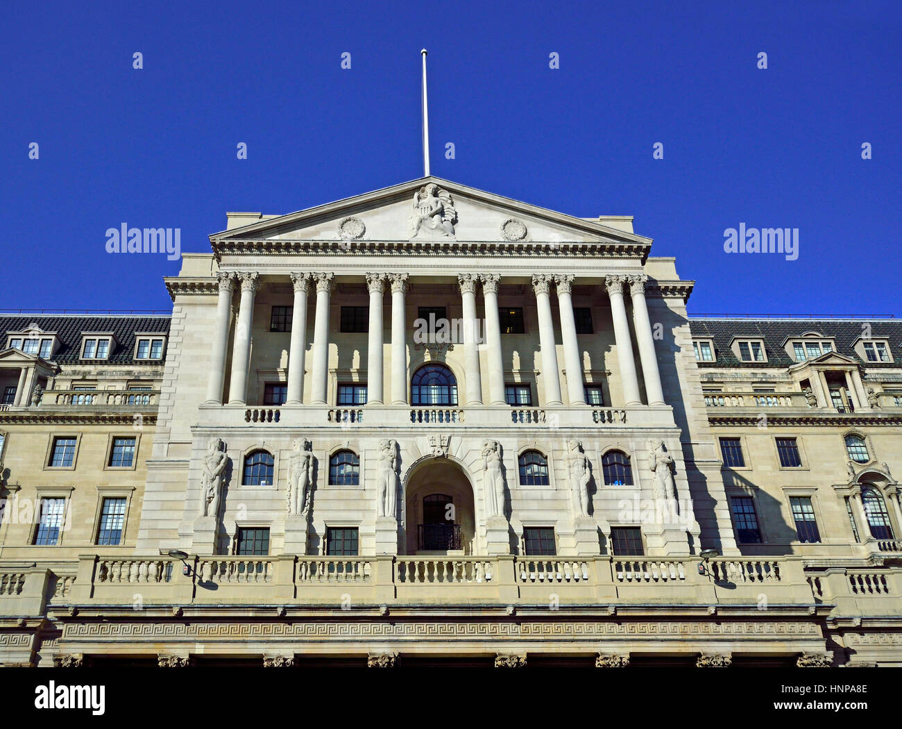 The bank of england facade hi-res stock photography and images - Alamy