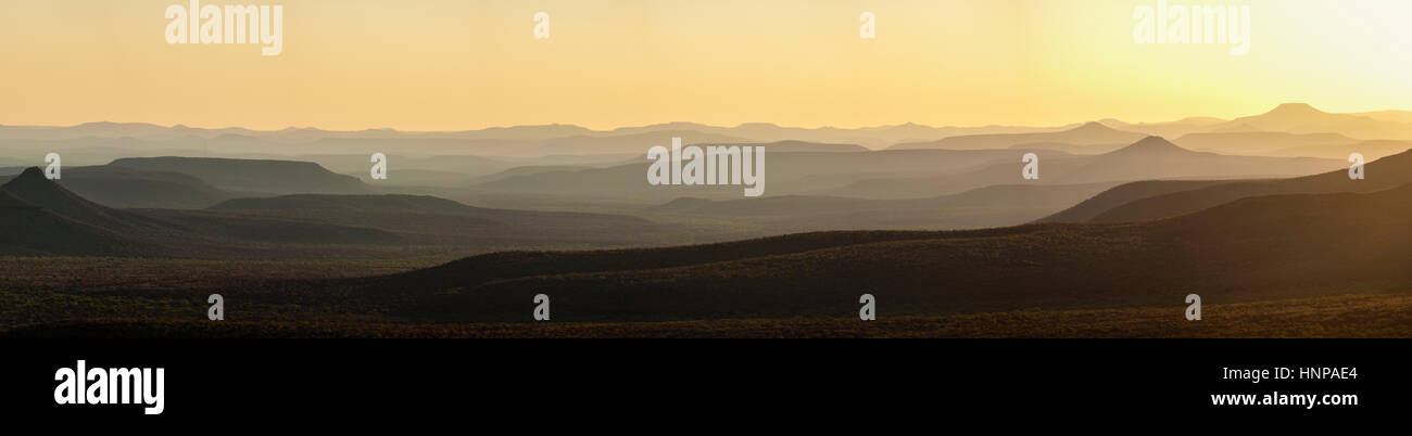 Staggered horizon hi-res stock photography and images - Alamy