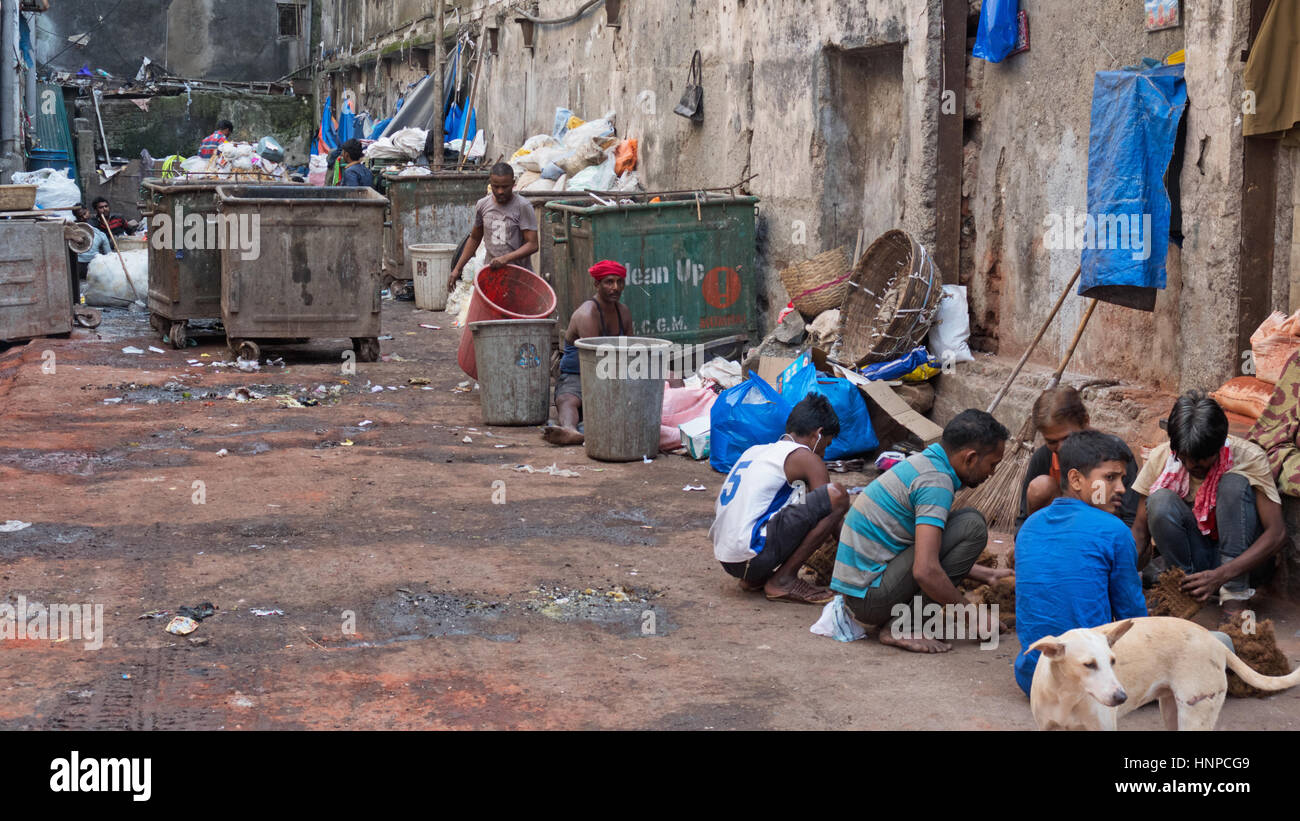 India waste management hi-res stock photography and images - Alamy