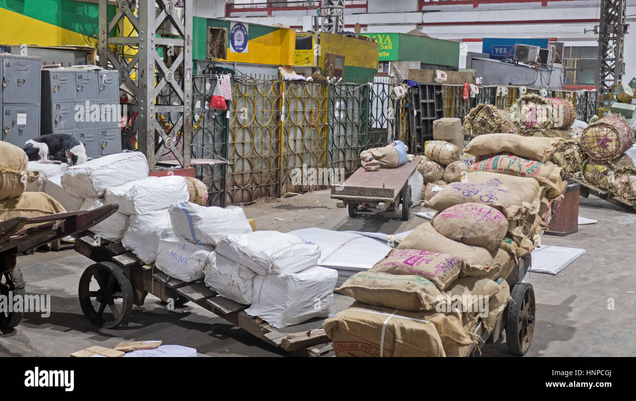 Parcel railway rail hi-res stock photography and images - Alamy