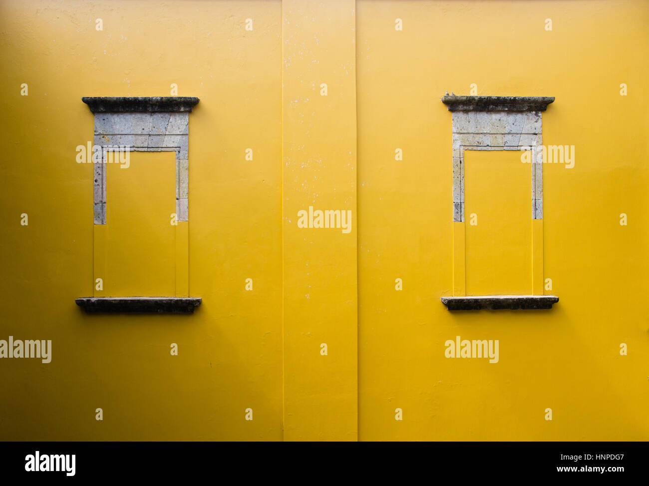 False windows hi-res stock photography and images - Alamy