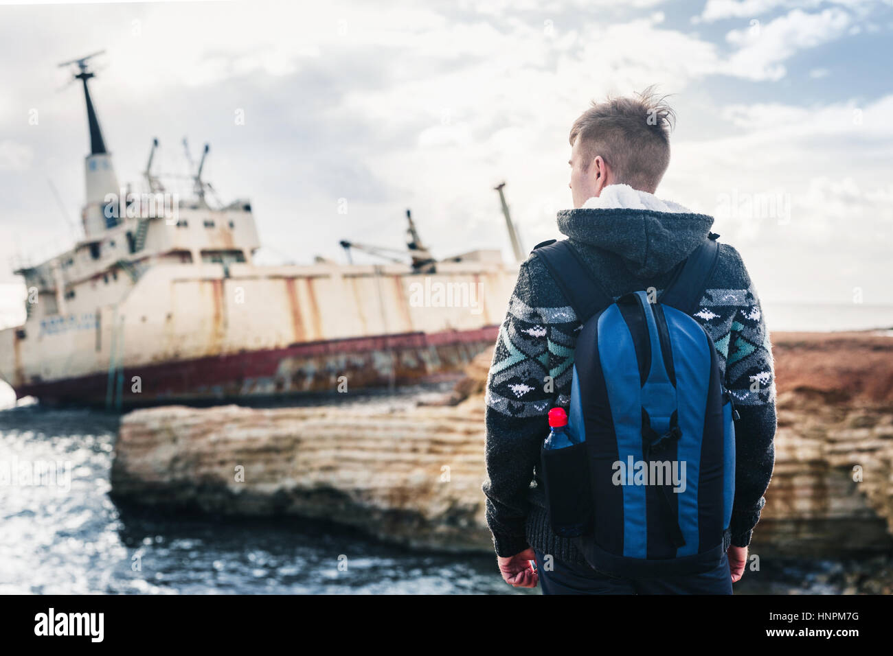 Man looking at ship model hi-res stock photography and images - Alamy