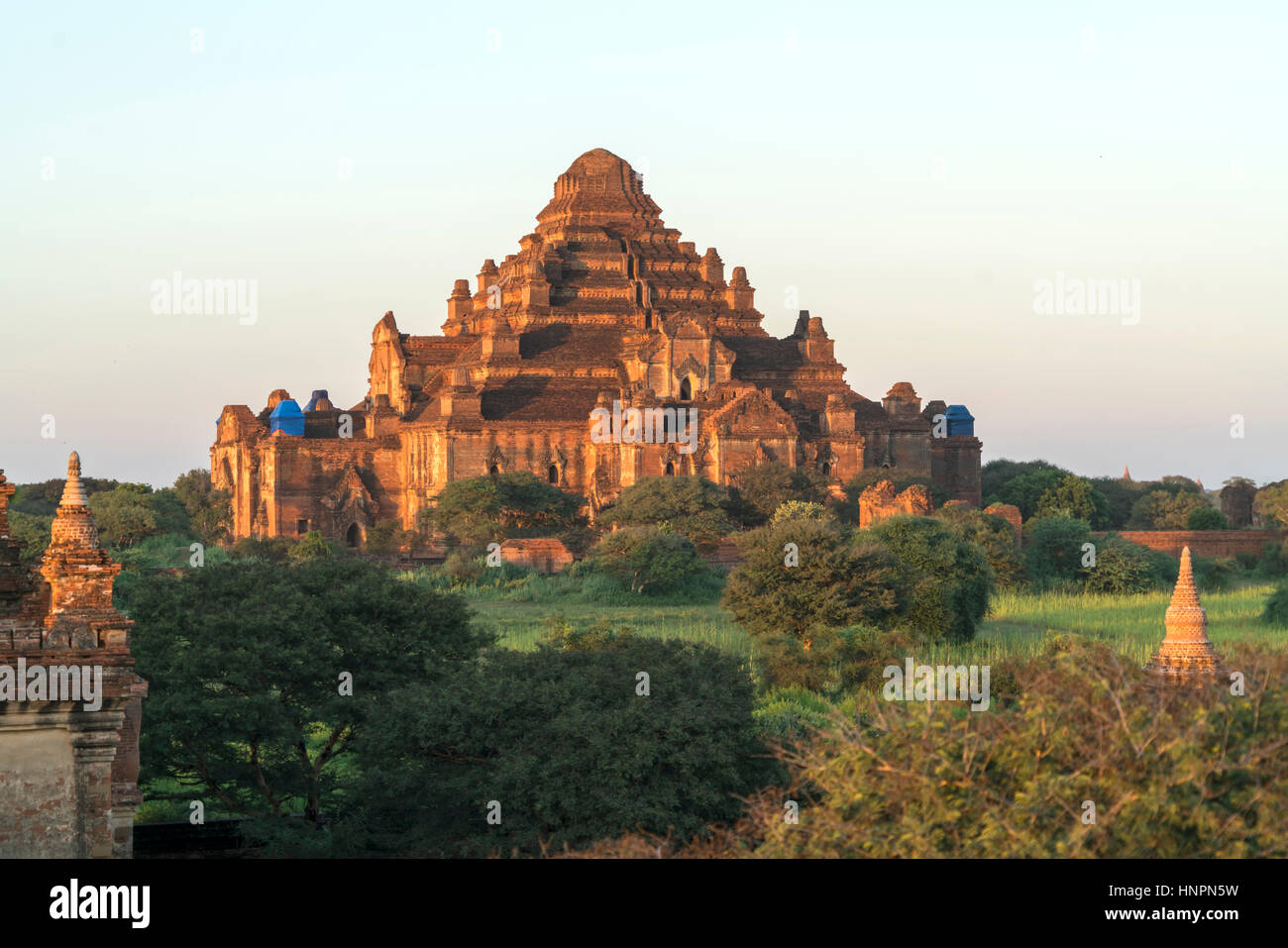 Dhammayangyi-Tempel in der Ebene von Bagan, Myanmar, Asien ...