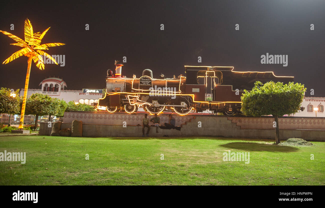 Train palm hi-res stock photography and images - Alamy