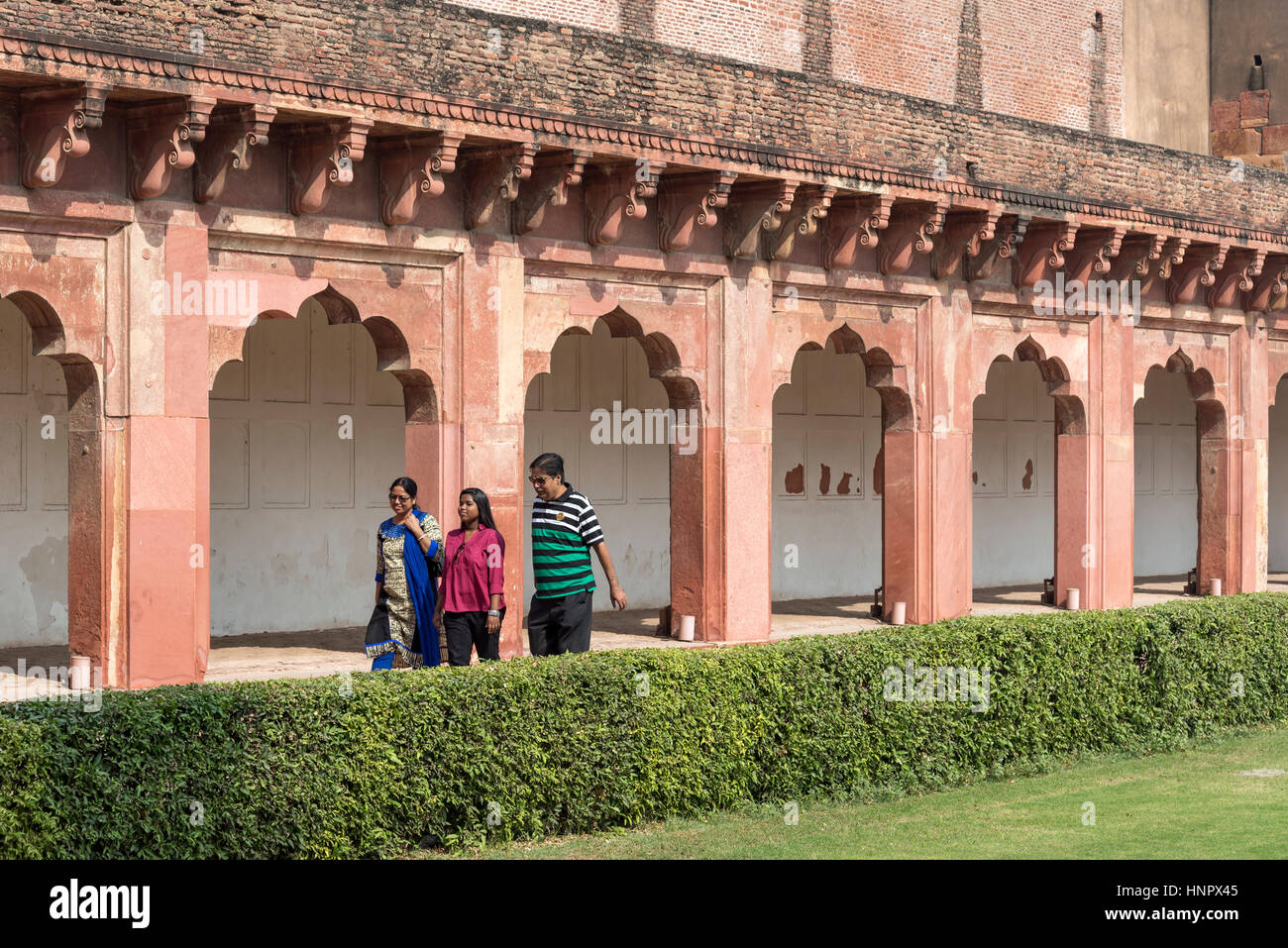 Covered colonnaded passageway, Agra Fort, India Stock Photo - Alamy