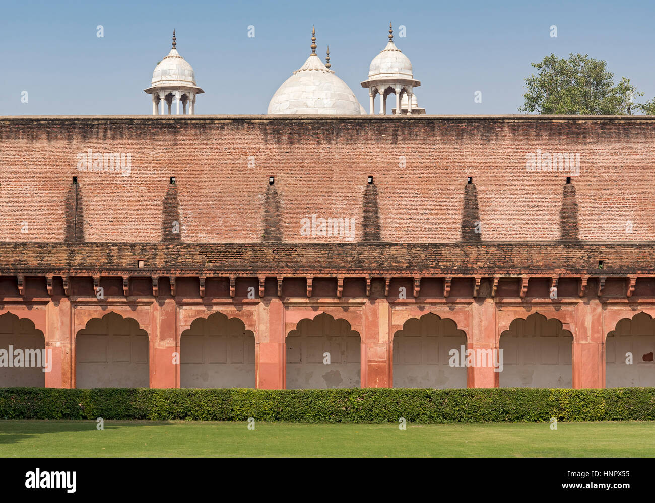 Covered colonnaded passageway, Agra Fort, India Stock Photo - Alamy