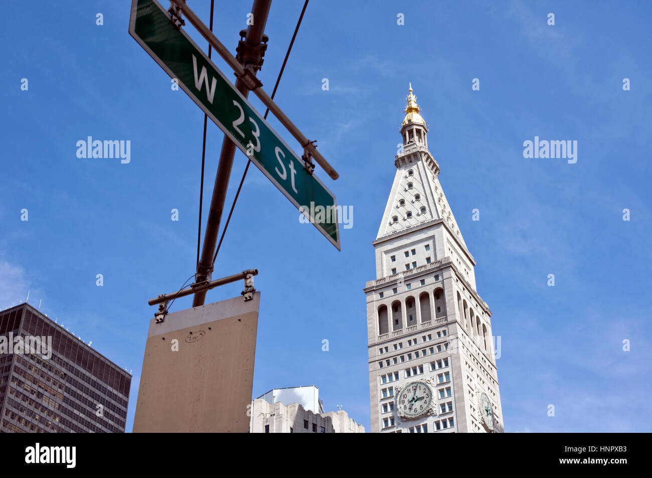Metlife Sign High Resolution Stock Photography and Images - Alamy