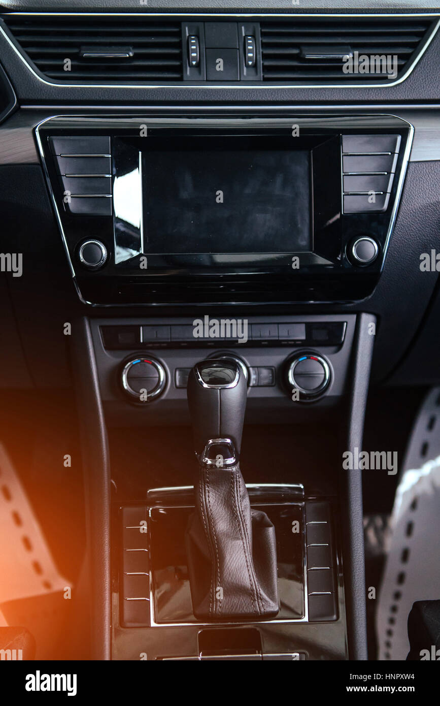 manual shift of modern car gear shifter Stock Photo - Alamy