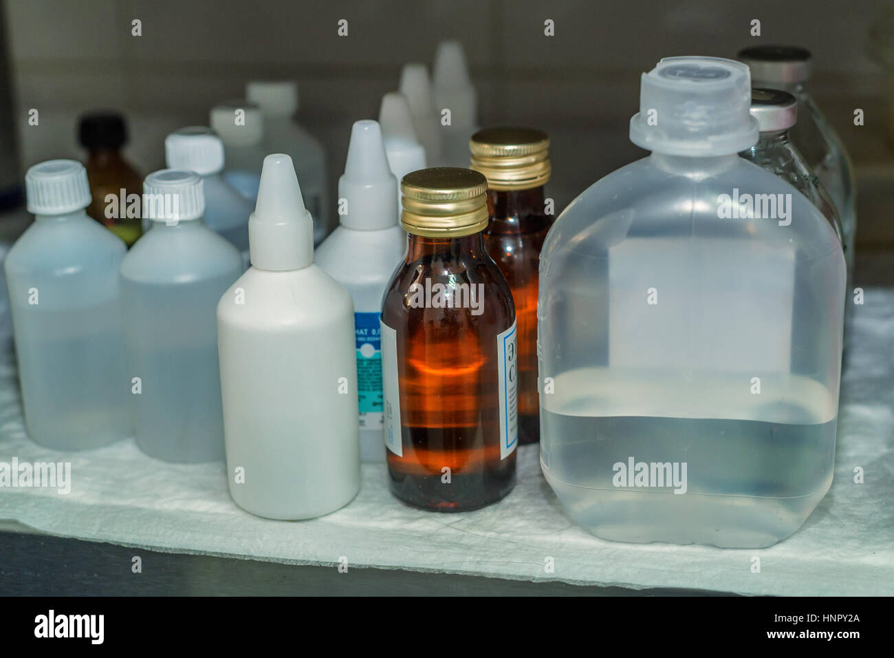 Pharmaceutical drugs in phials bottles hi-res stock photography and ...