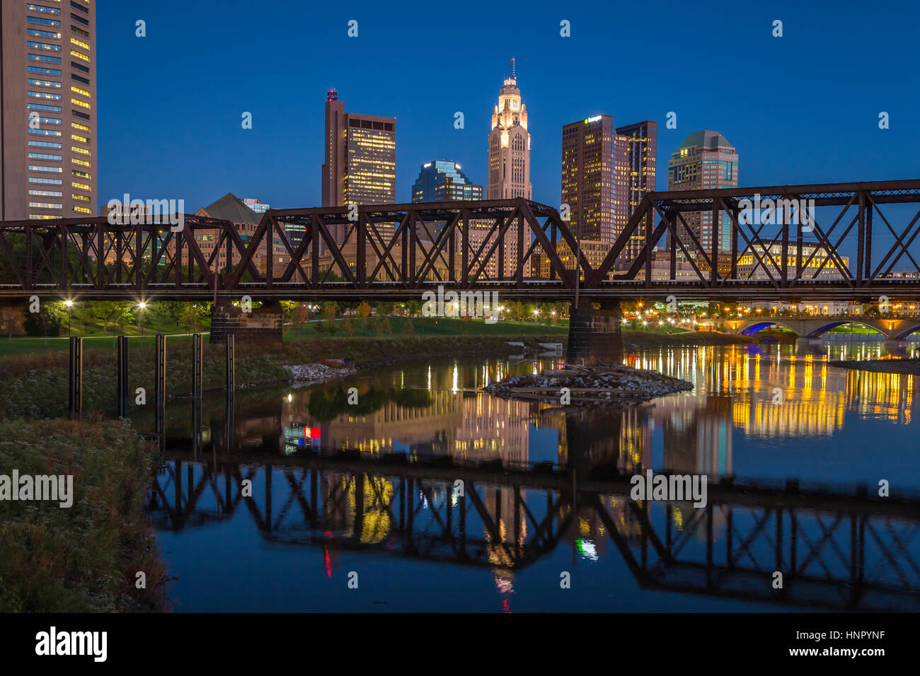 The city skyline of Columbus, Ohio at dusk Stock Photo - Alamy