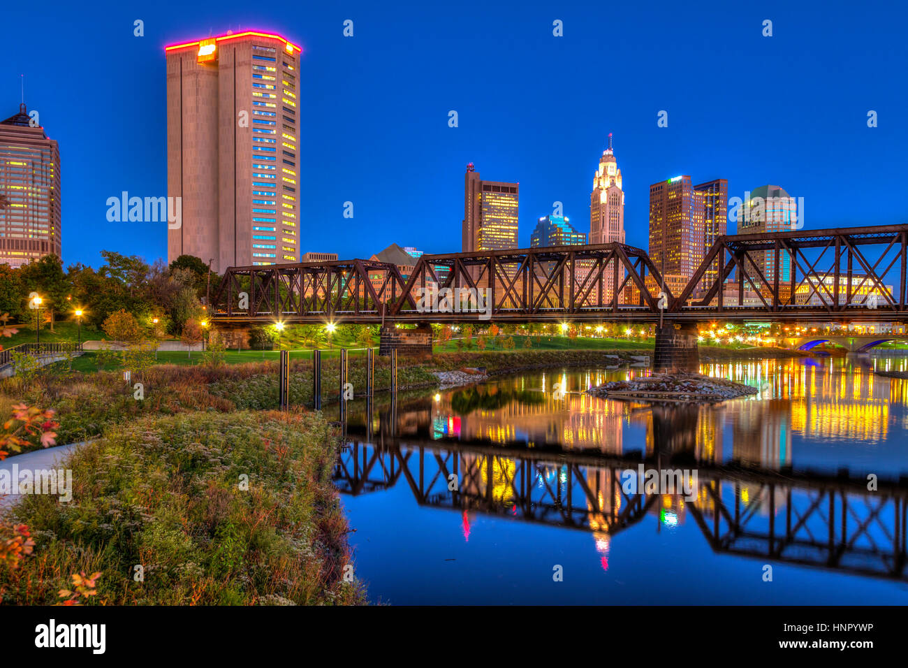 The city skyline of Columbus, Ohio at dusk Stock Photo - Alamy