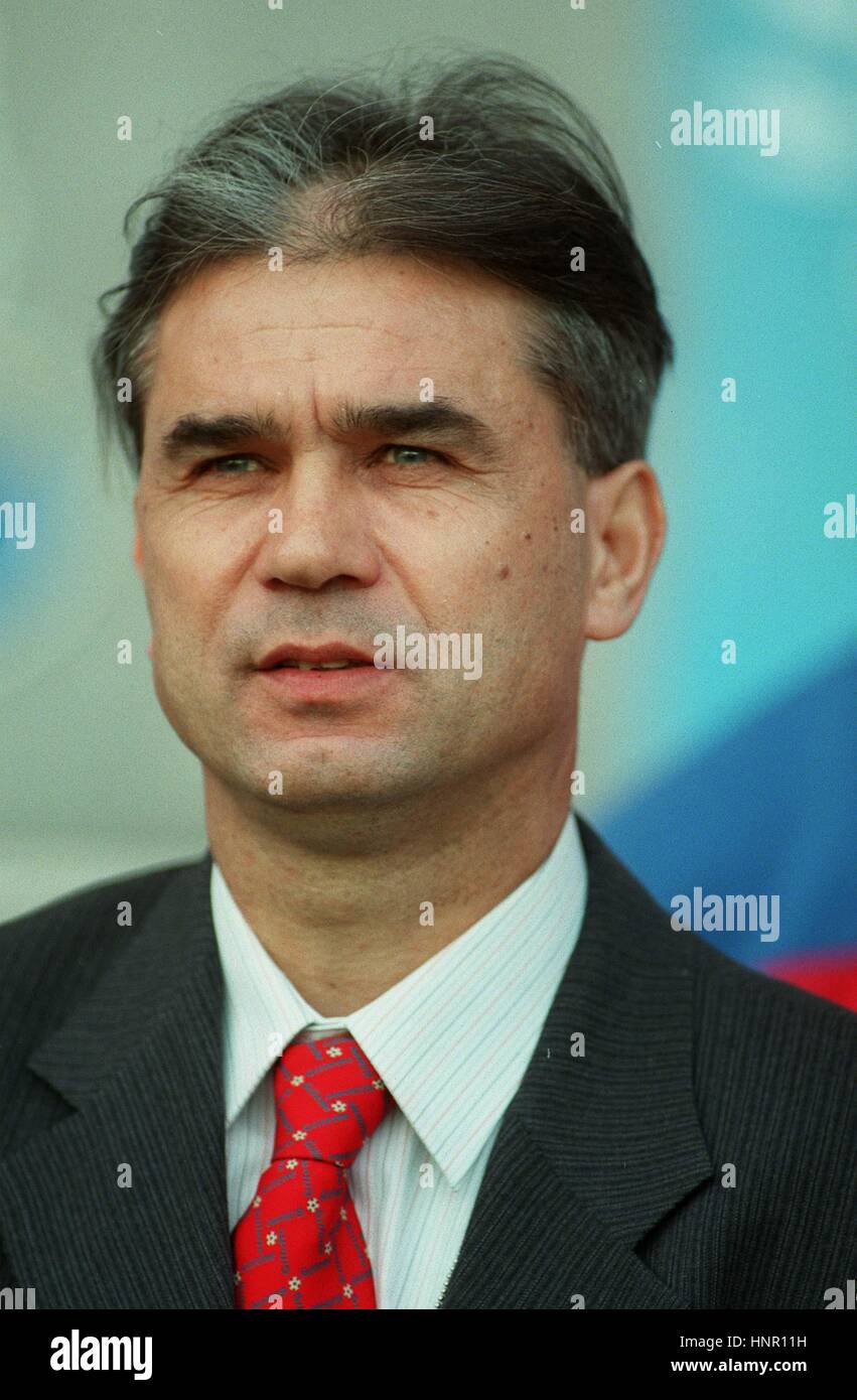 ANGHEL IORDANESCU ROMANIAN COACH 28 June 1996 Stock Photo - Alamy