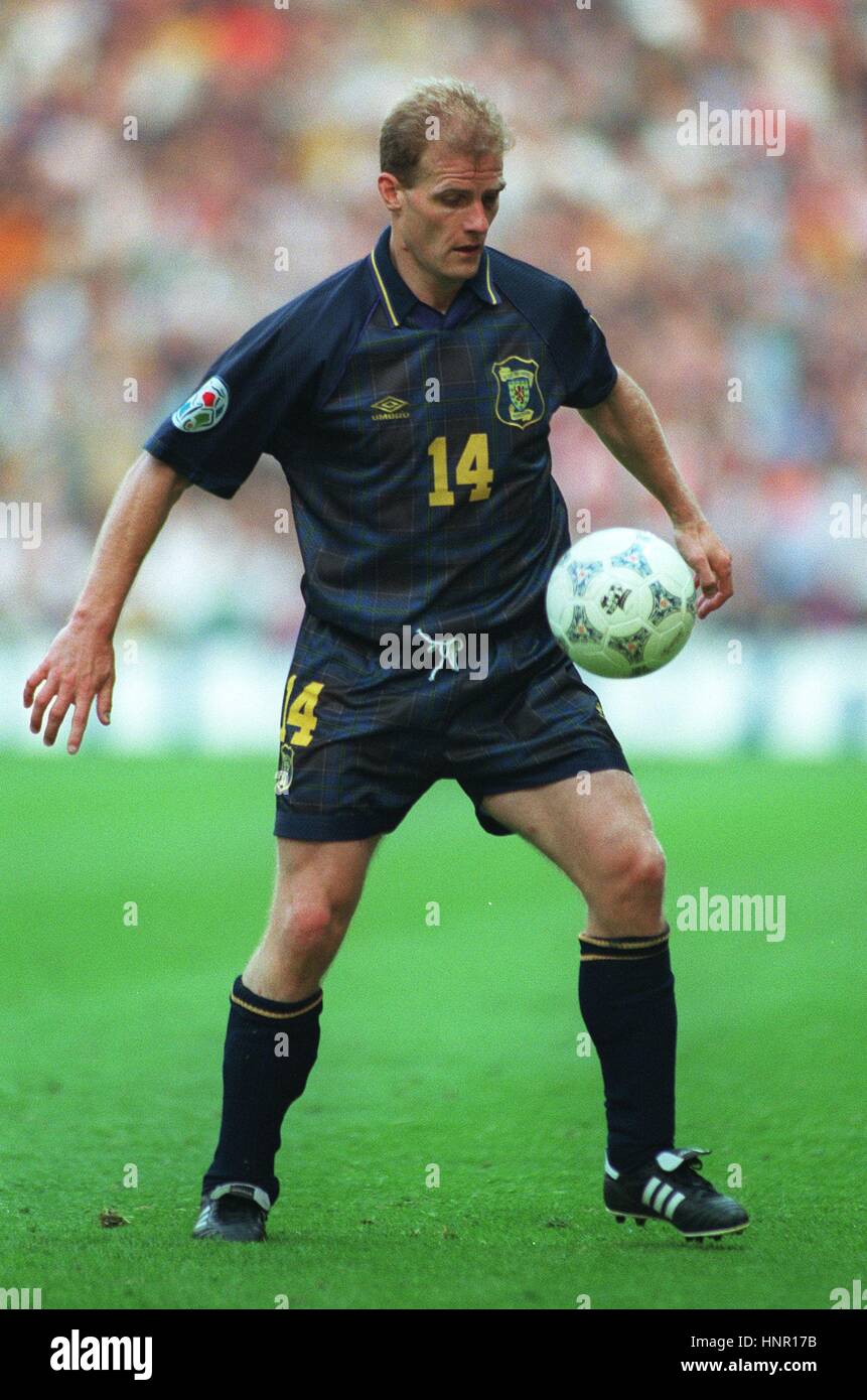 GORDON DURIE SCOTLAND & GLASGOW RANGERS FC 18 June 1996 Stock Photo - Alamy