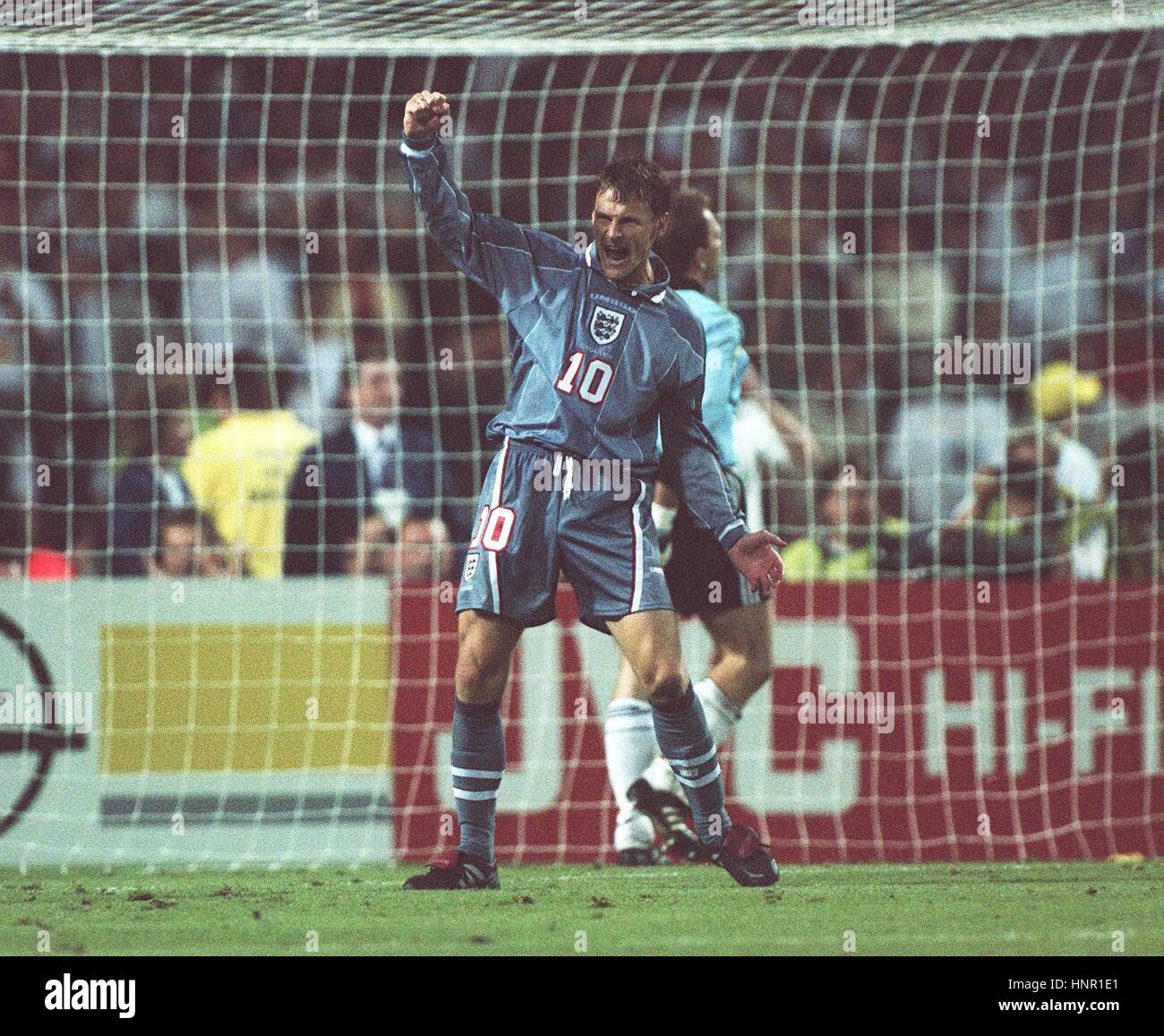 TEDDY SHERINGHAM ENGLAND V GERMANY 26 June 1996 Stock Photo - Alamy
