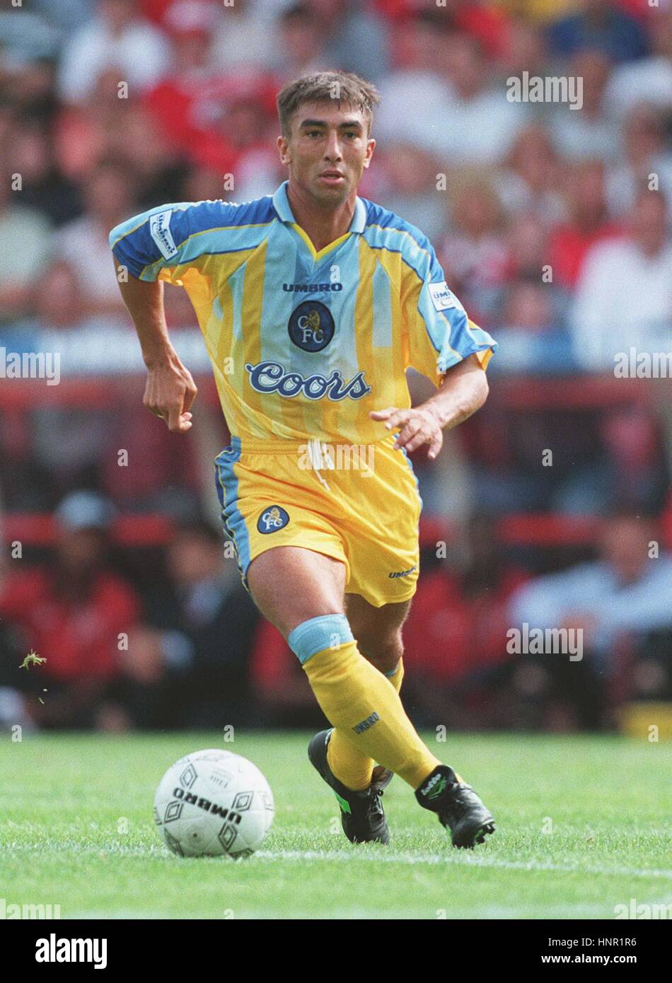 ROBERTO DI MATTEO CHELSEA FC 10 August 1996 Stock Photo - Alamy