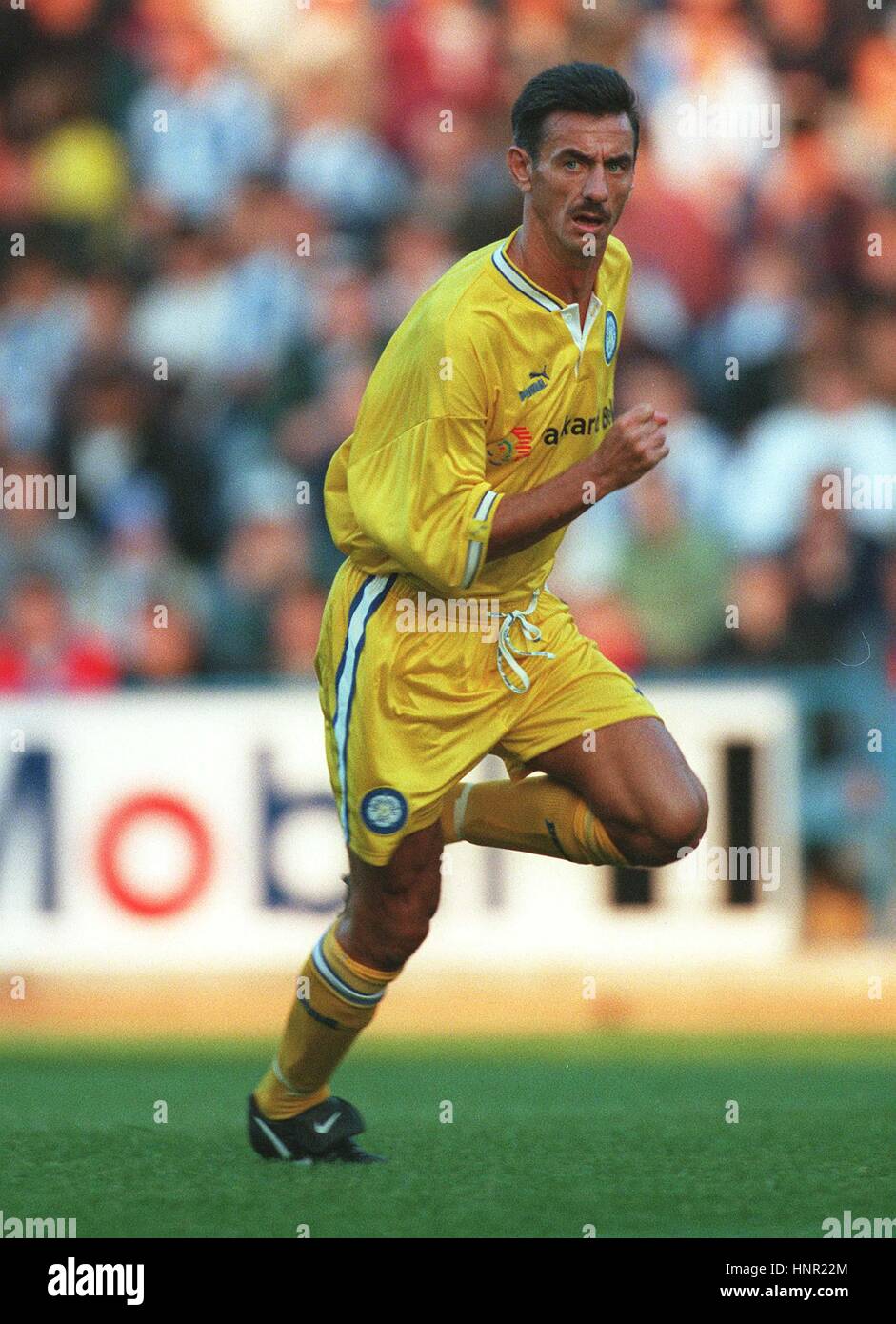 IAN RUSH LEEDS UNITED FC 14 August 1996 Stock Photo - Alamy