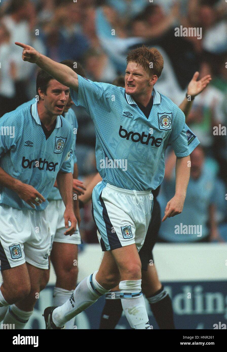 STEVE LOMAS MANCHESTER CITY FC 10 September 1996 Stock Photo - Alamy