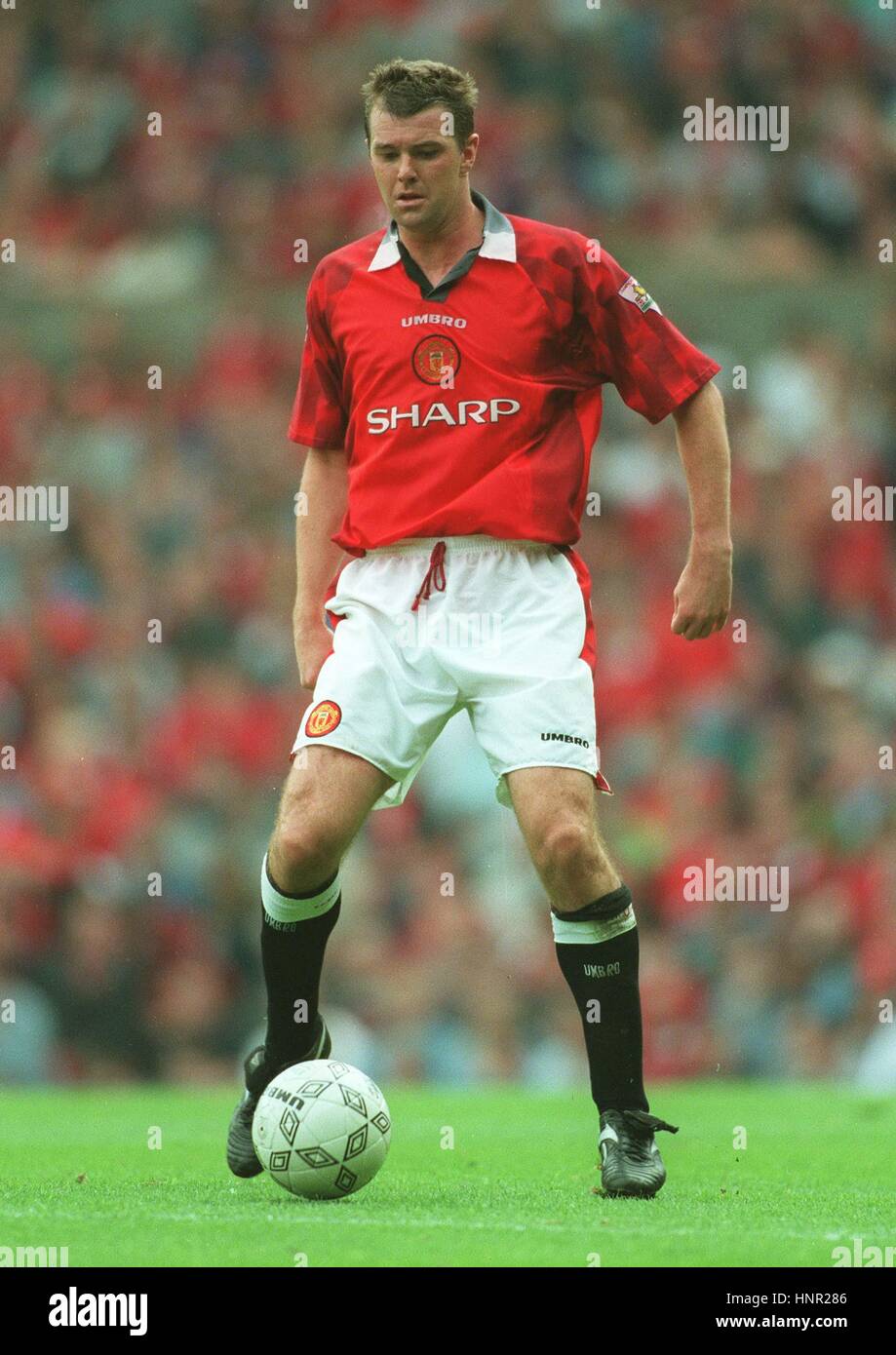 Gary pallister manchester united hi-res stock photography and images ...