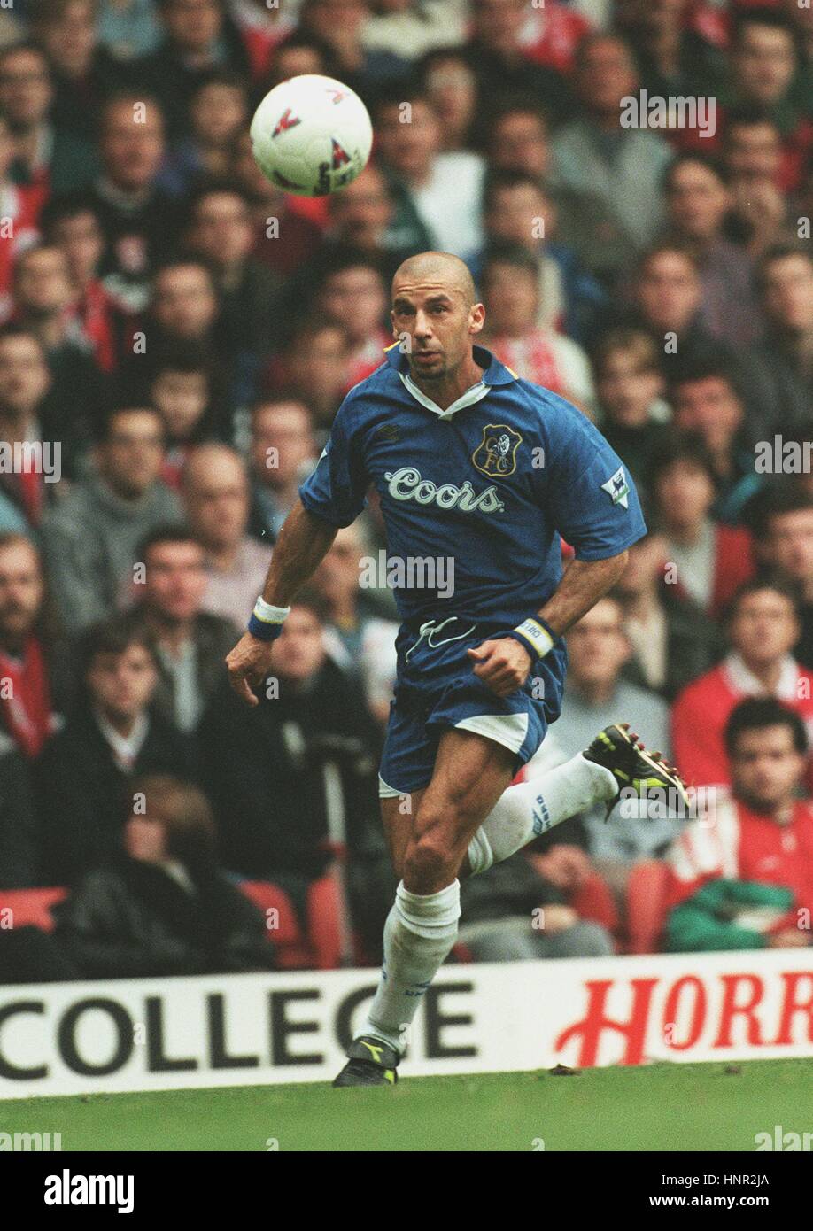 GIANLUCA VIALLI CHELSEA FC 30 September 1996 Stock Photo - Alamy