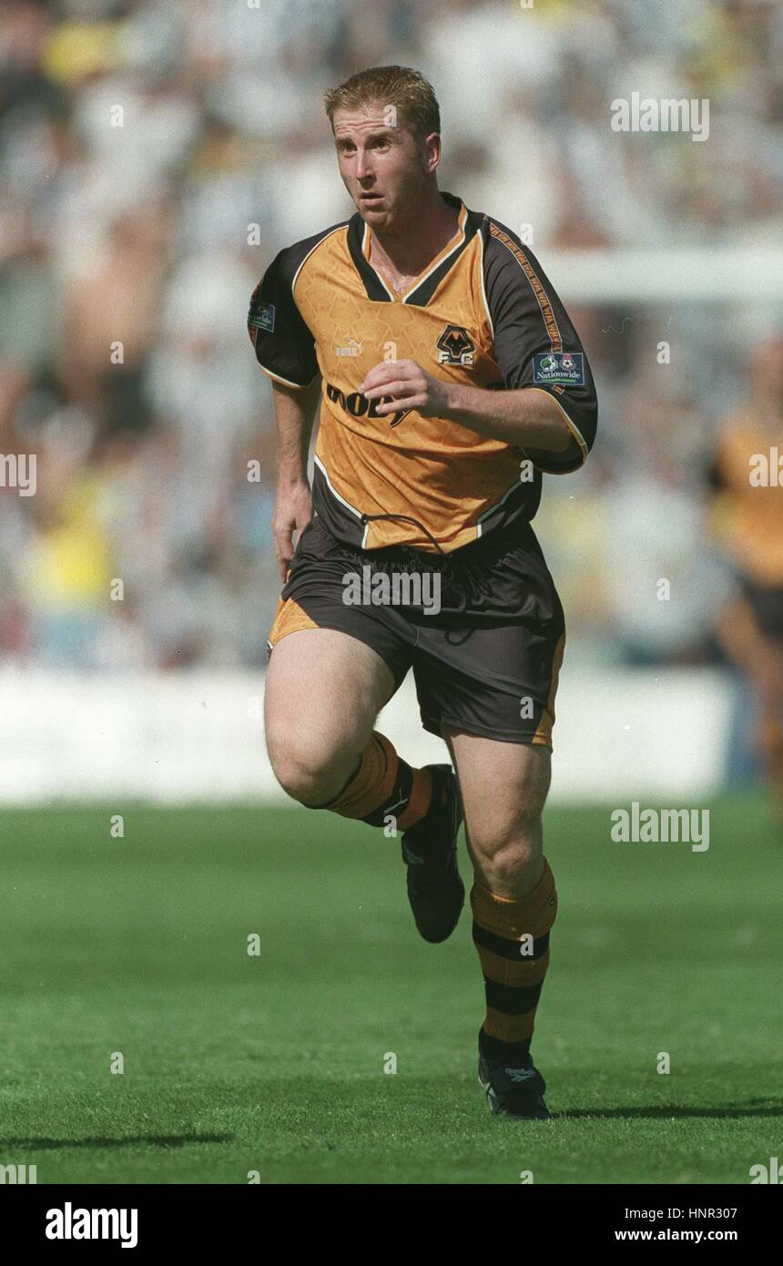 IWAN ROBERTS WOLVERHAMPTON WANDERERS FC 15 October 1996 Stock Photo - Alamy