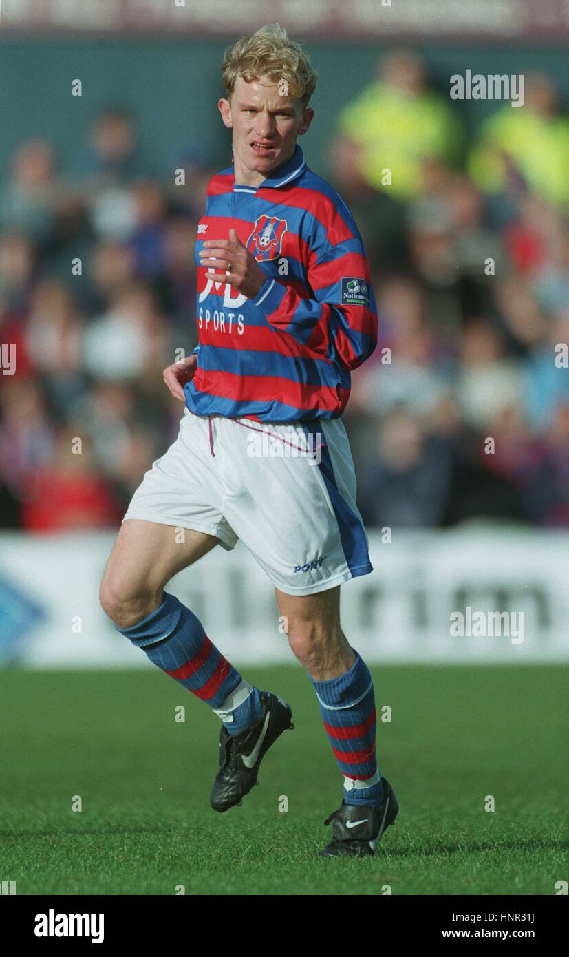 STUART BARLOW OLDHAM ATHLETIC FC 16 October 1996 Stock Photo - Alamy