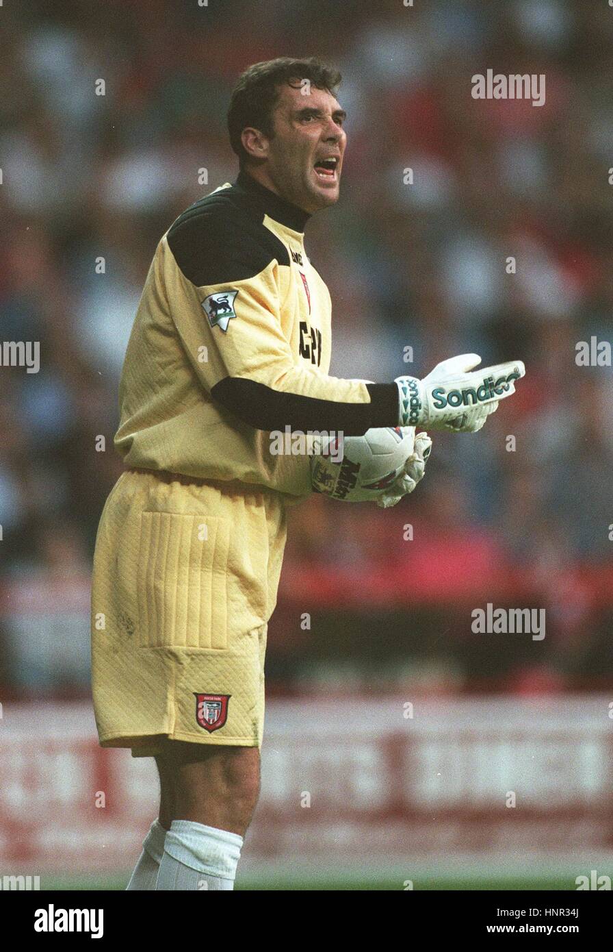 Tony Coton High Resolution Stock Photography and Images - Alamy