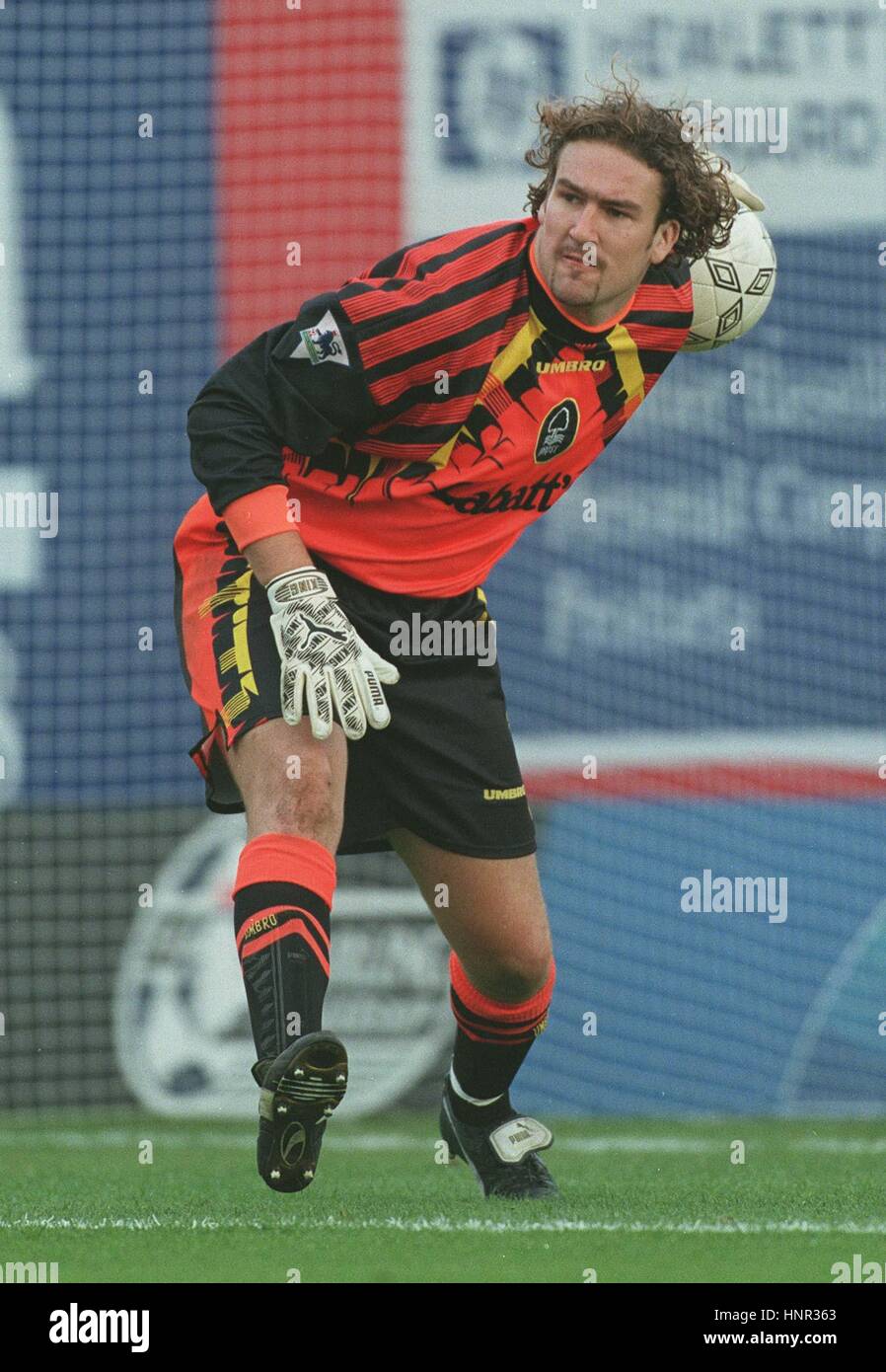 MARK CROSSLEY NOTTINGHAM FOREST FC 24 October 1996 Stock Photo - Alamy