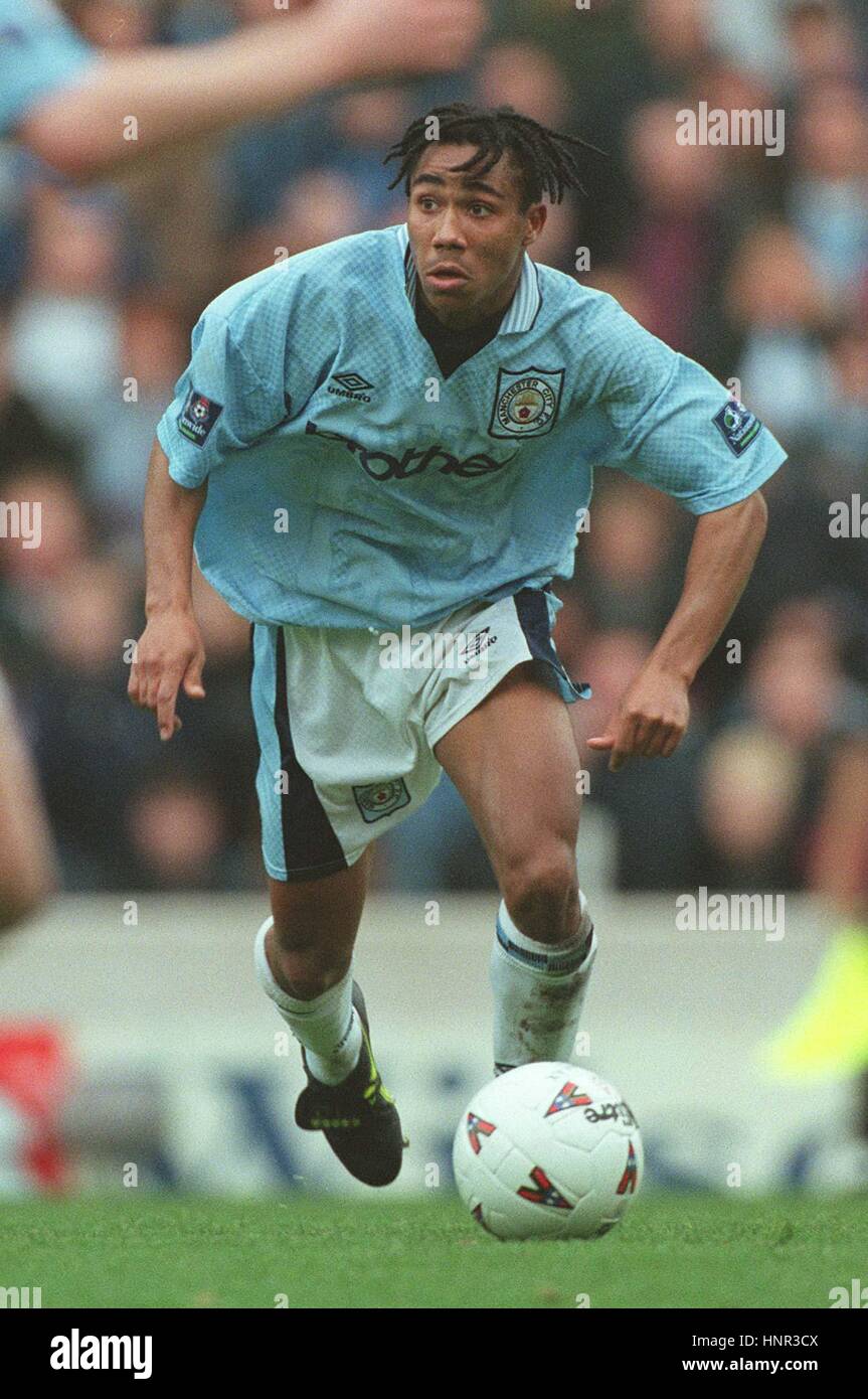 JEFF WHITLEY MANCHESTER CITY FC 28 October 1996 Stock Photo - Alamy