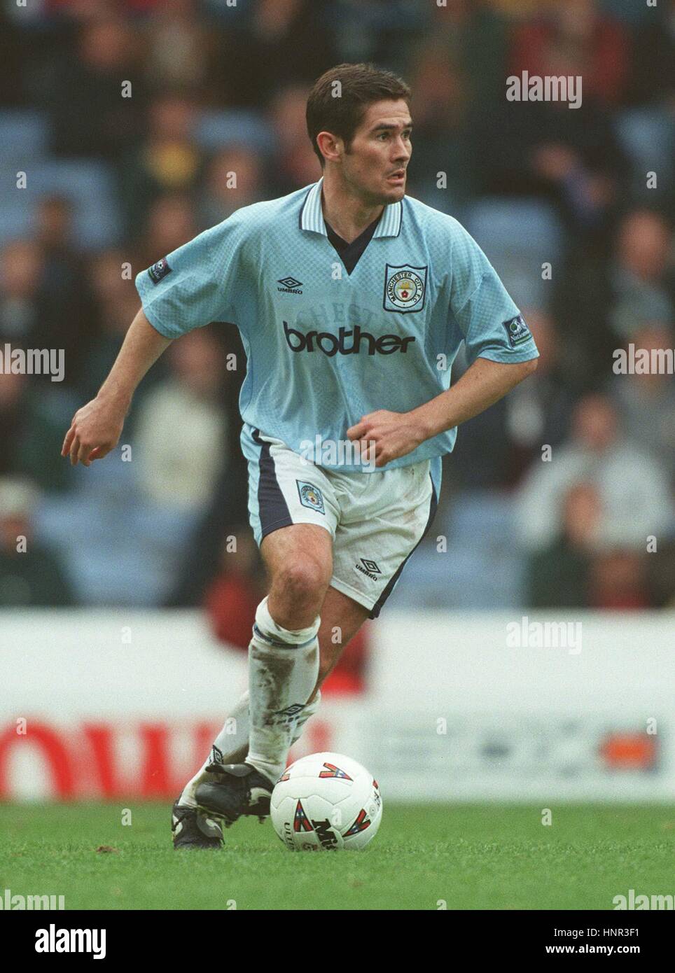 NIGEL CLOUGH MANCHESTER CITY FC 28 October 1996 Stock Photo - Alamy