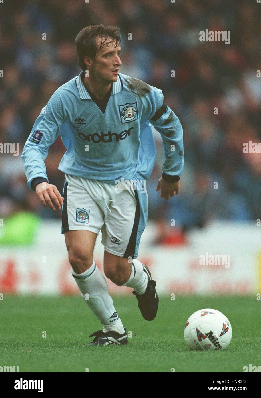 NICKY SUMMERBEE MANCHESTER CITY FC 28 October 1996 Stock Photo - Alamy