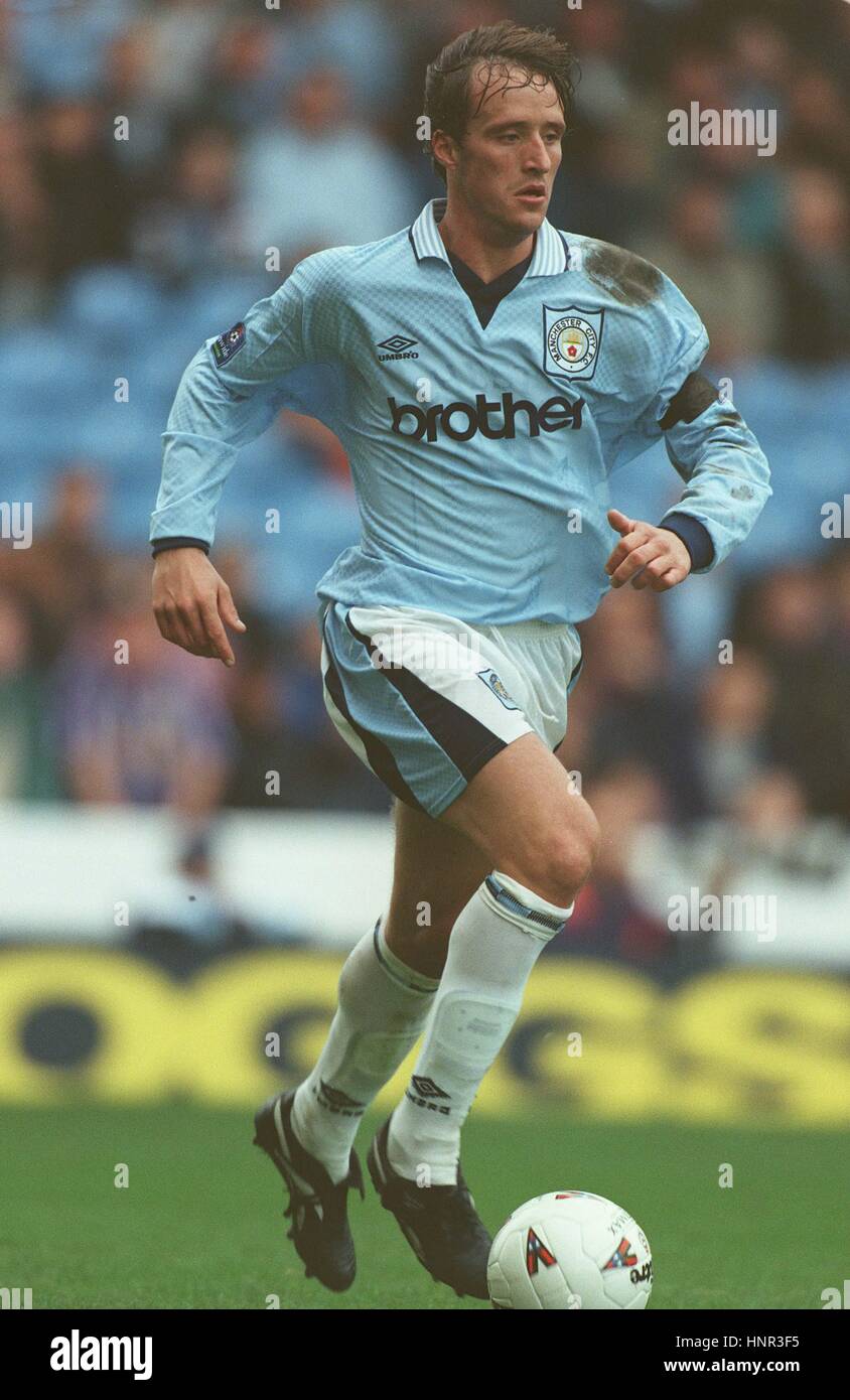 NICKY SUMMERBEE MANCHESTER CITY FC 28 October 1996 Stock Photo - Alamy