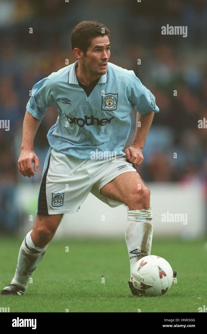 NIGEL CLOUGH MANCHESTER CITY FC 14 November 1996 Stock Photo - Alamy