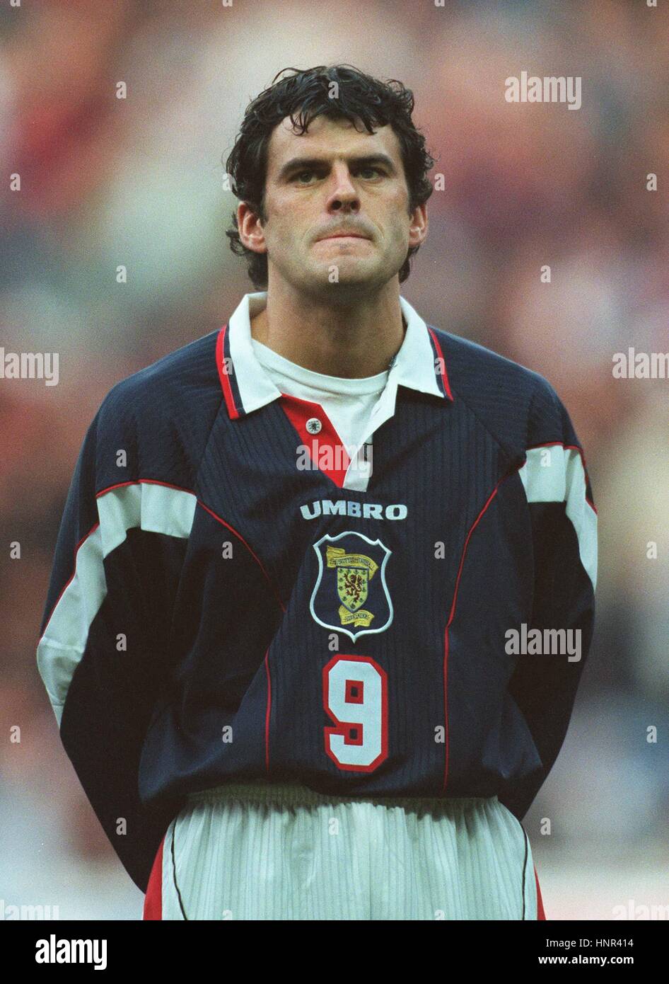 DARREN JACKSON SCOTLAND & HIBERNIAN FC 18 November 1996 Stock Photo - Alamy