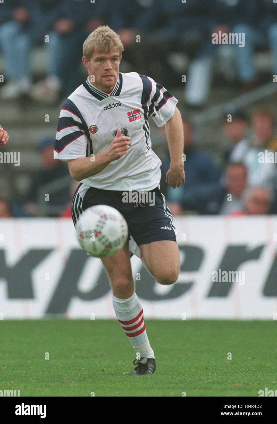 EGIL OSTENSTAD NORWAY & SOUTHAMPTON FC 19 November 1996 Stock Photo - Alamy