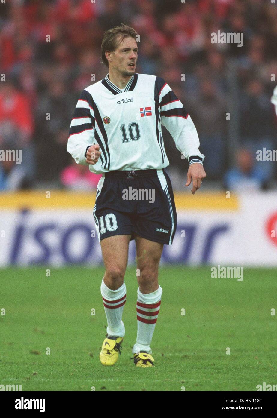 KJETIL REKDAL NORWAY & RENNES FC 19 November 1996 Stock Photo - Alamy