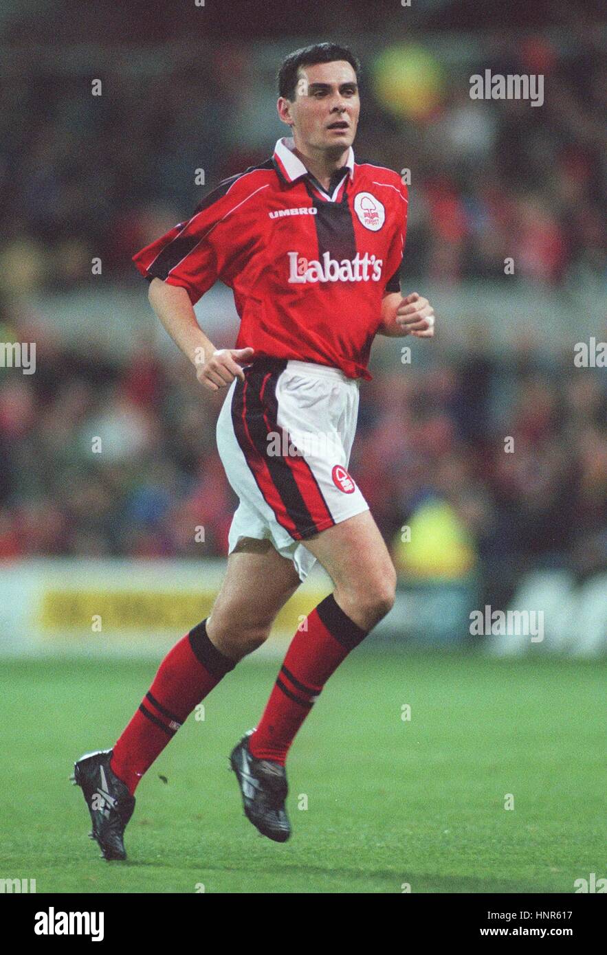 STEVE CHETTLE NOTTINGHAM FOREST FC 26 November 1996 Stock Photo - Alamy