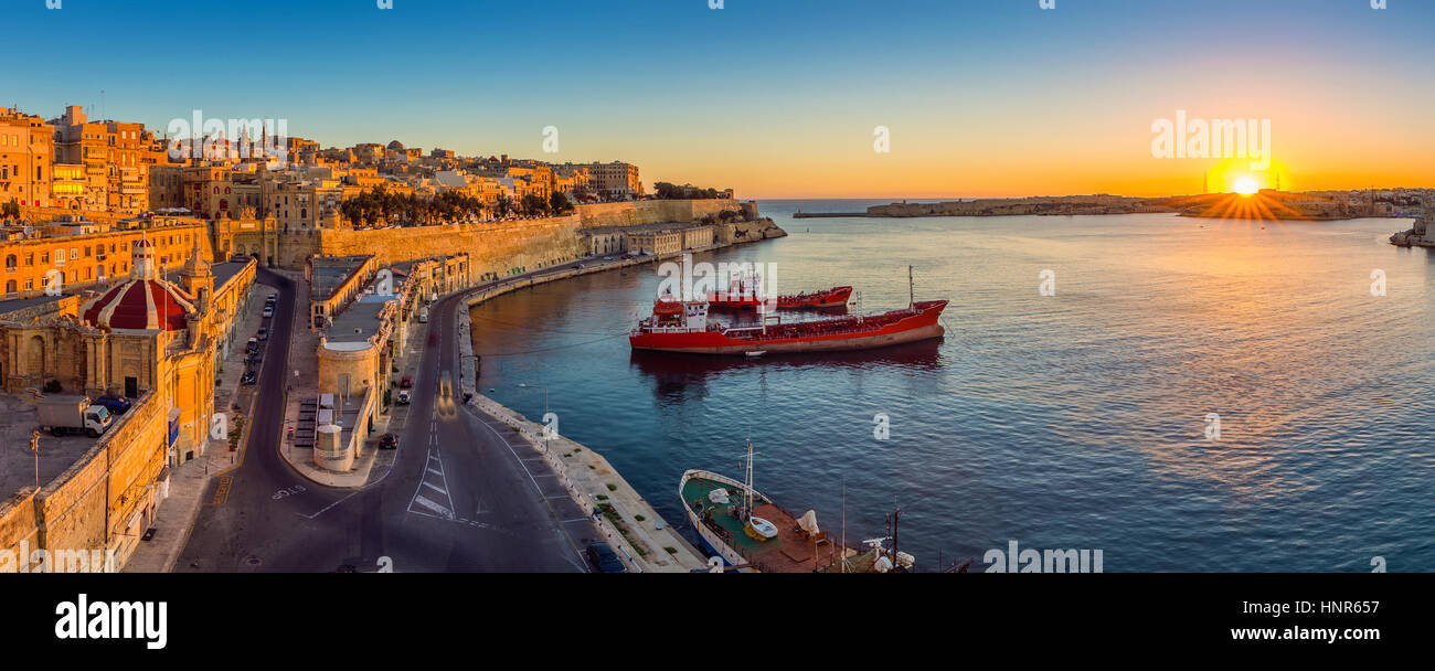 Valletta, Malta - Panoramic skyline view of Valletta and the Grand ...