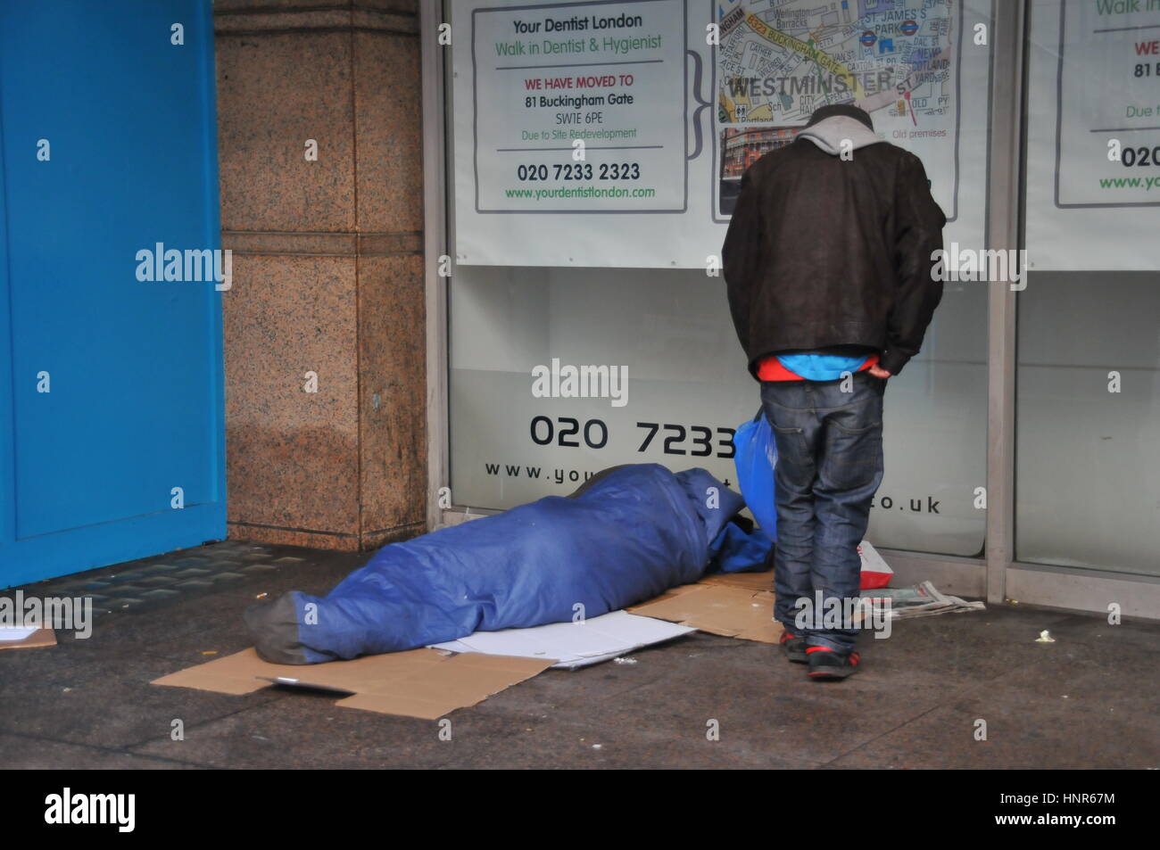 Homeless help hi-res stock photography and images - Alamy