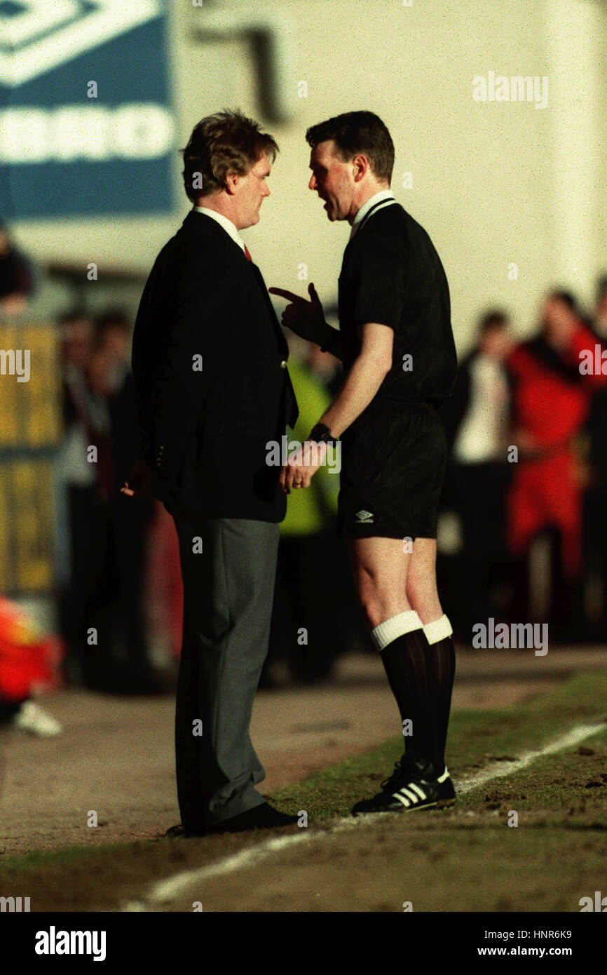 AITKEN & REF. DALLAS ABERDEEN V GLASGOW RANGERS 27 February 1996 Stock ...
